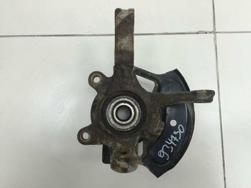 Кулак поворотный передний правый Nissan Almera Classic B10 2006-2013