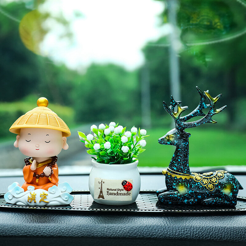 Автомобильные украшения с элитным дизайном, креативные фигурки монахов и оленей-талисманов для автомобиля, полная коллекция новых высококлассных автомобильных аксессуаров.