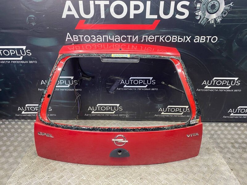 Дверь багажника