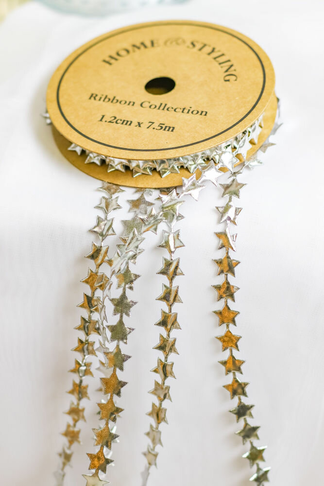Лента для декорирования арболь: звёзды, полиэстер, серебряная, 1,2 см х 7,5 м, Koopman International CAA811850-3
