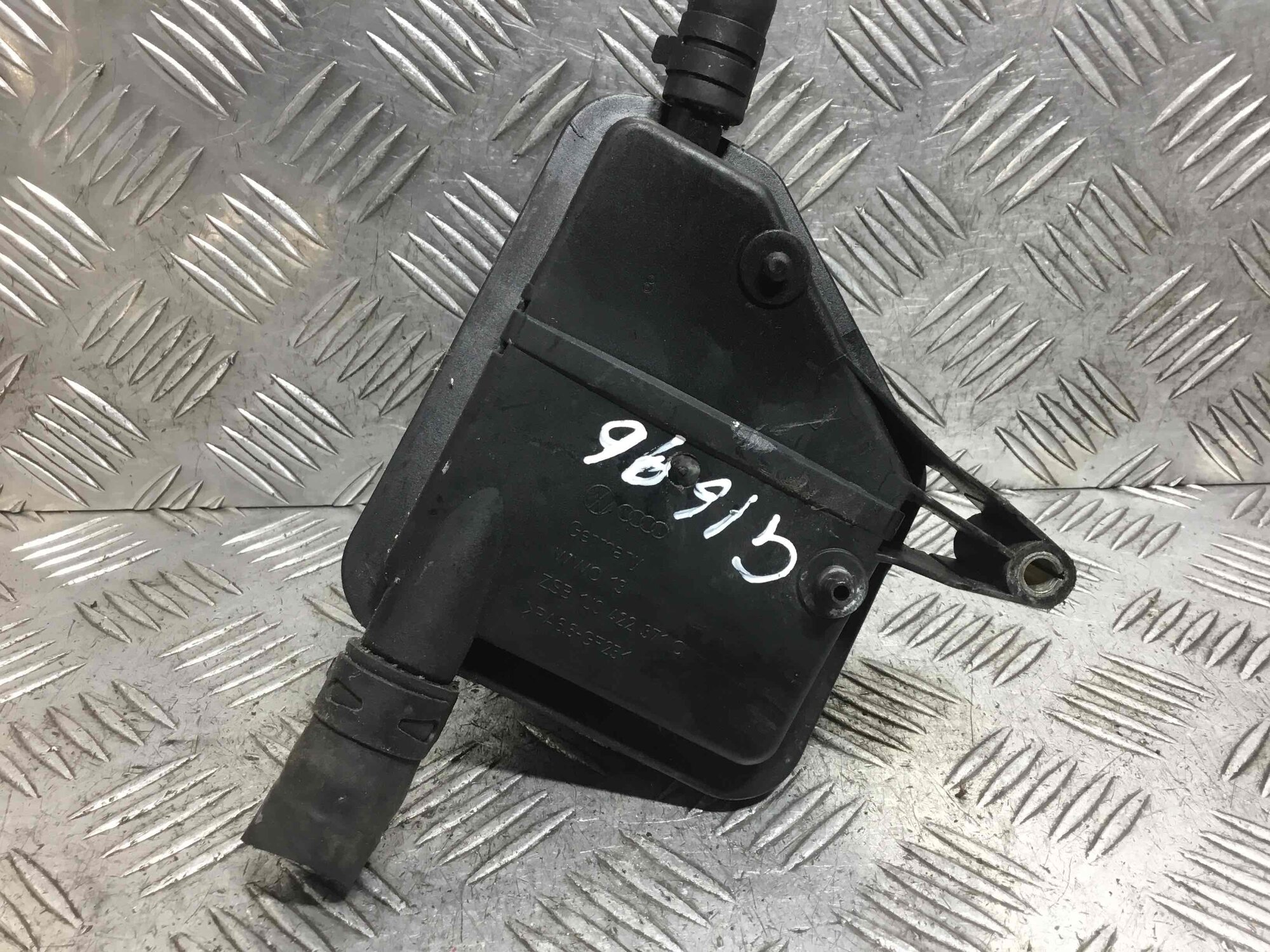 Б/У Бачок гидроусилителя Volkswagen Golf 4 поколение (1997-2004) 2000 г.