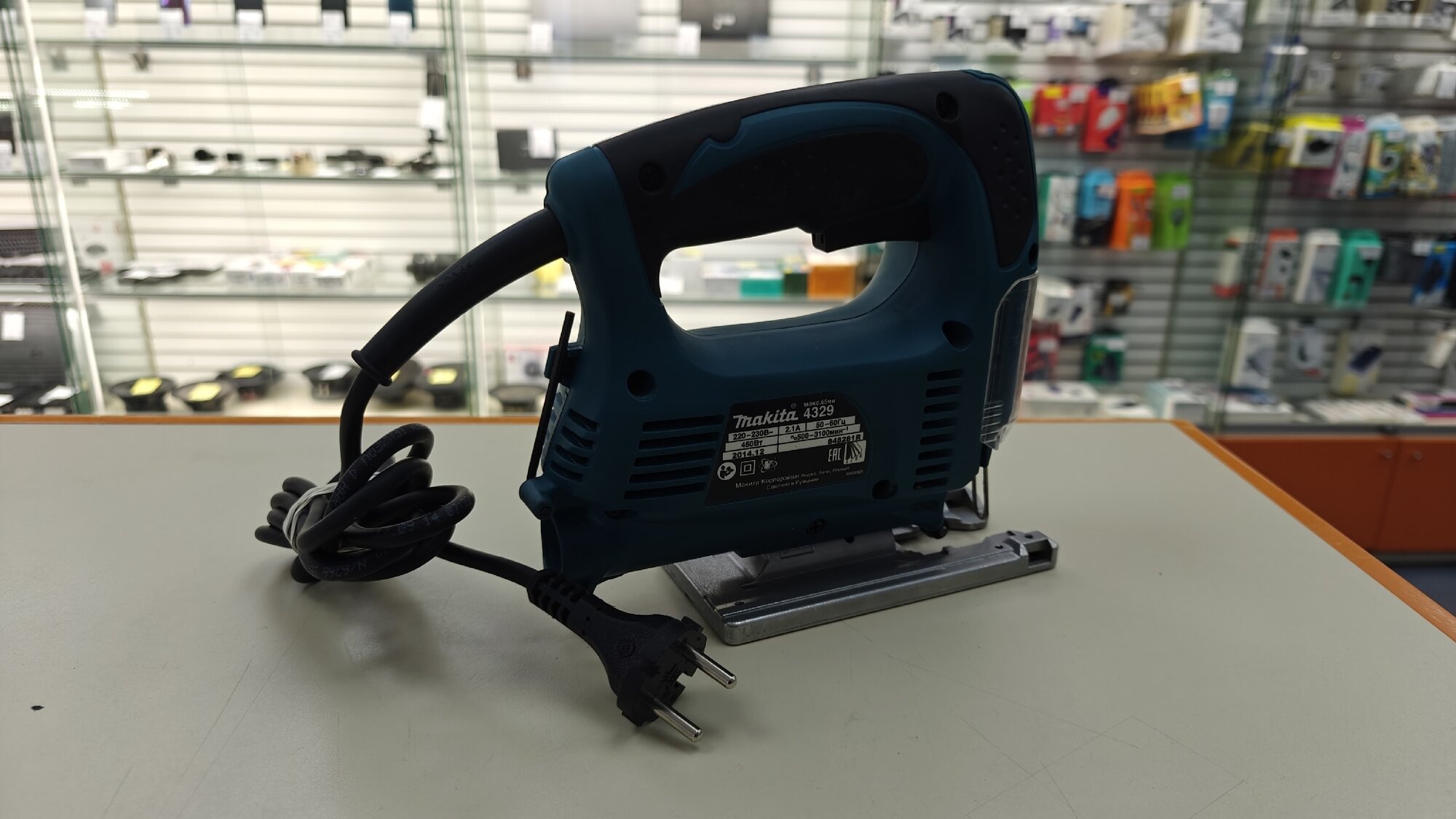 Лобзик Makita 4329 {450Вт,500-3100об\м, ход-18мм, рез-65мм,1.9кг, кор, маятн, Al подошва} оригинал Б/У Уценка