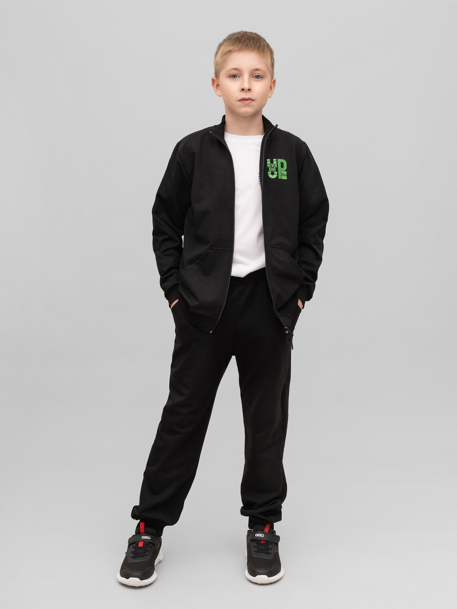 Костюм спортивный