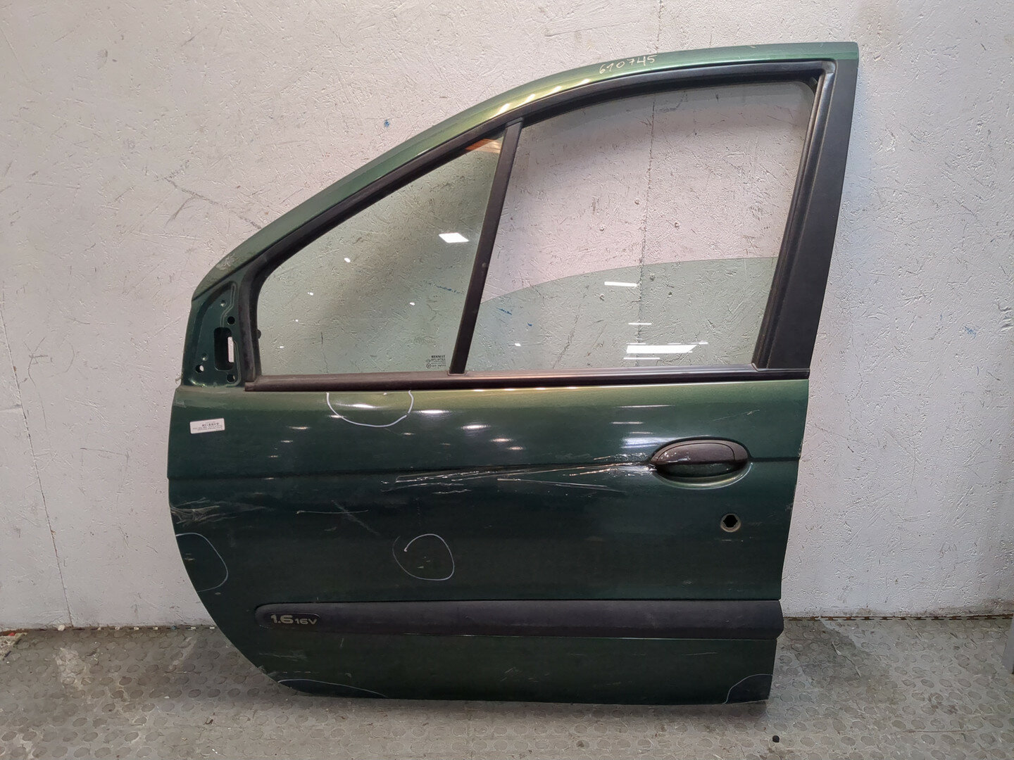 Дверь боковая (легковая) левая передняя Renault Scenic Б/У