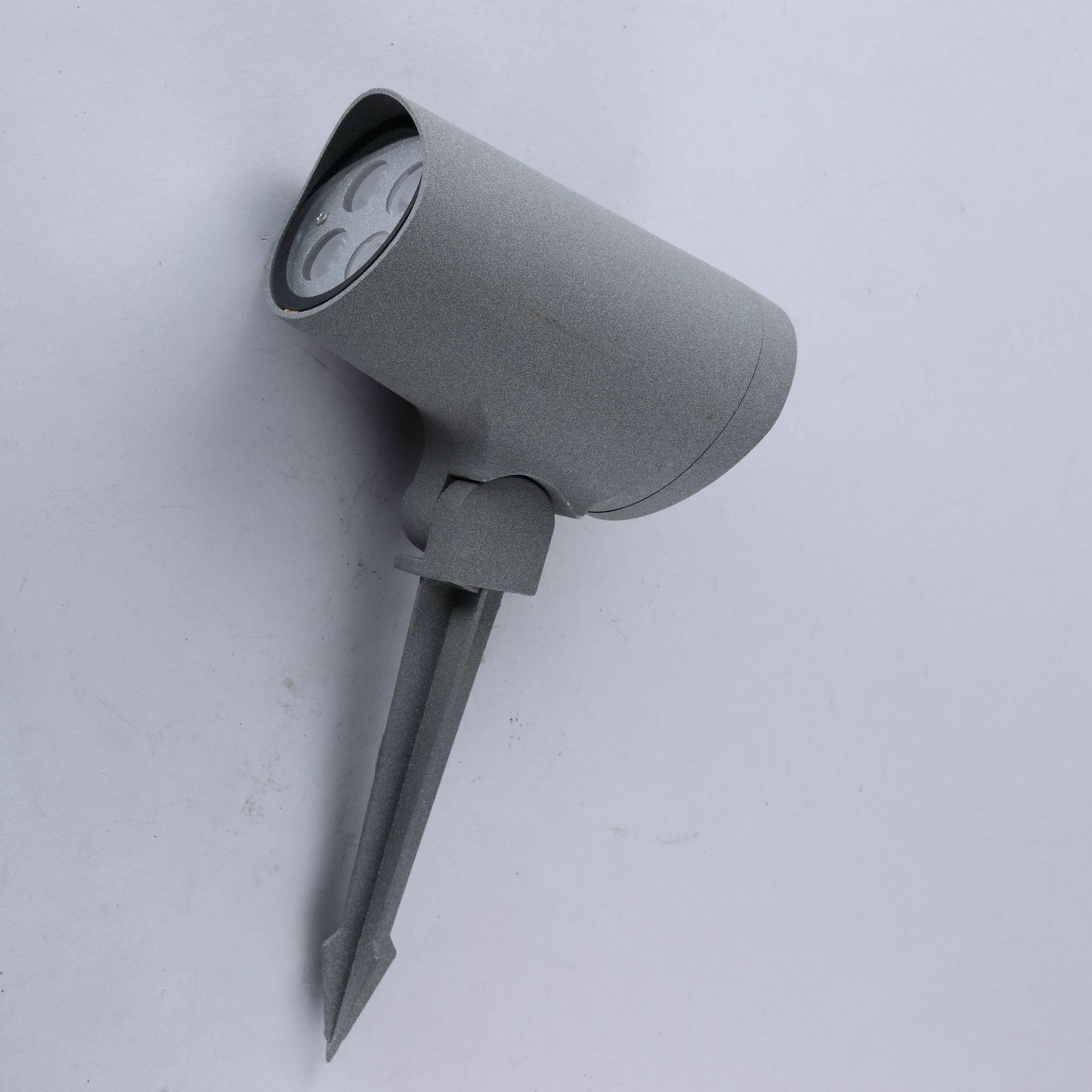 Производители напрямую поставляют межзвездные прожекторы, межзвездные заземления и другие частные модели инженерных