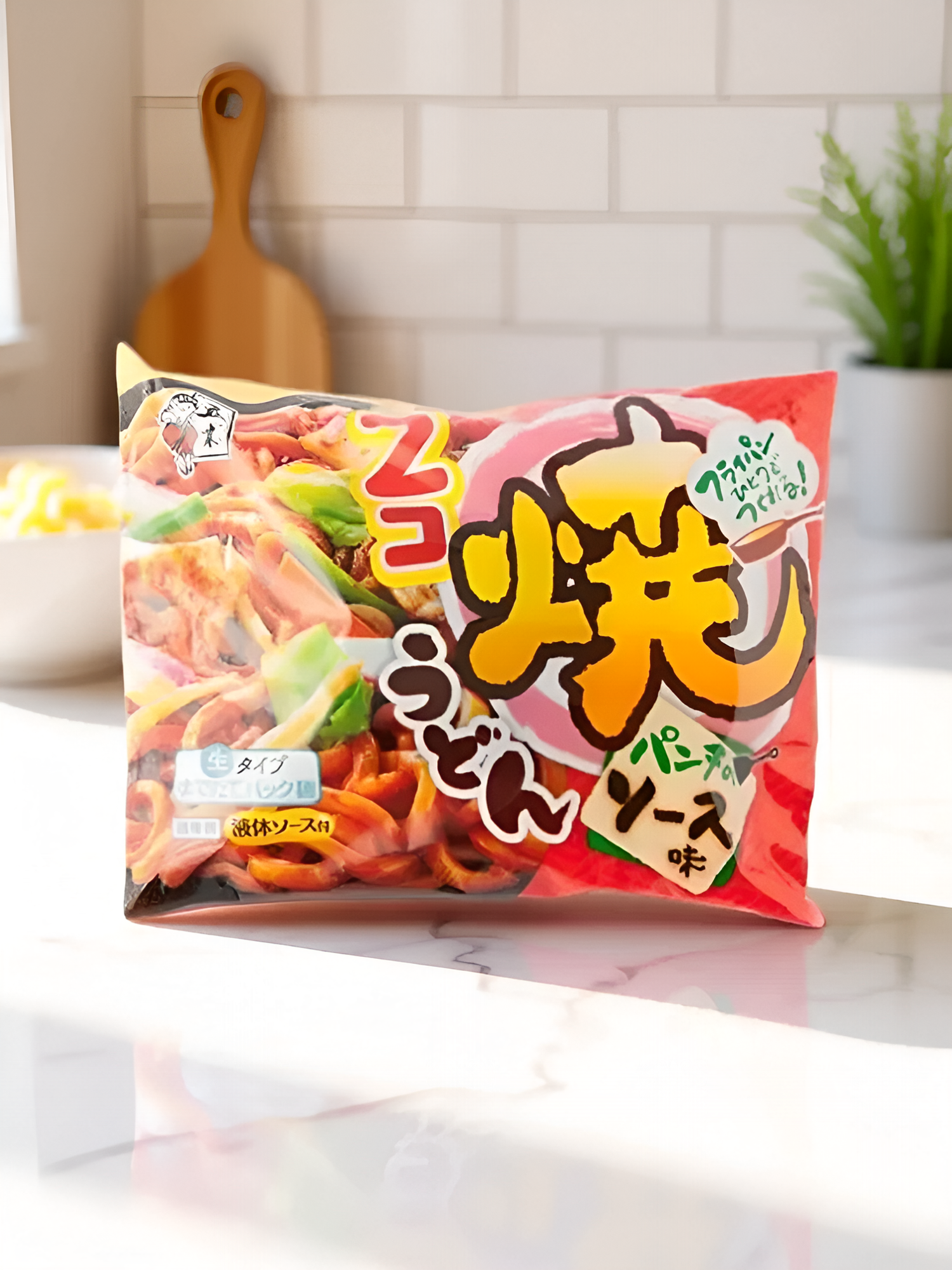 Лапша Itsuki удон свежая со вкусом свинины и вустерским соусом для обжарки 406 г, Япония