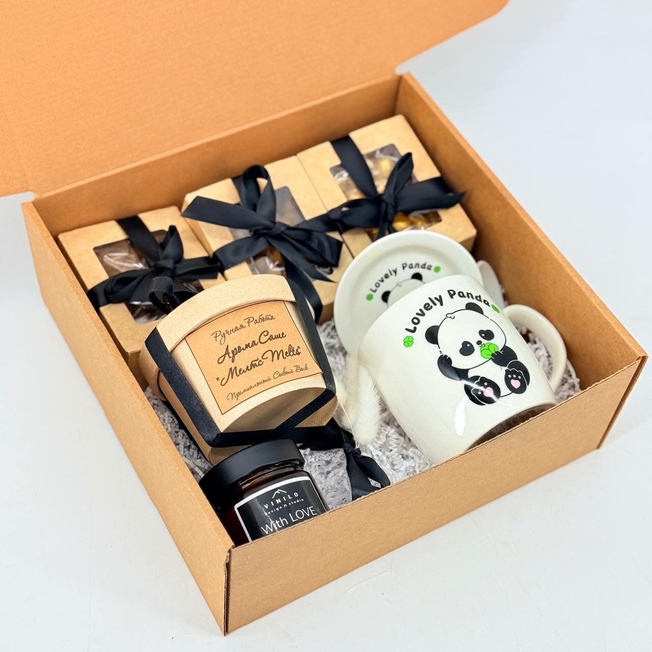 Подарочный набор с орехами, кружкой, арома саше мелтс и свеча ручной работы