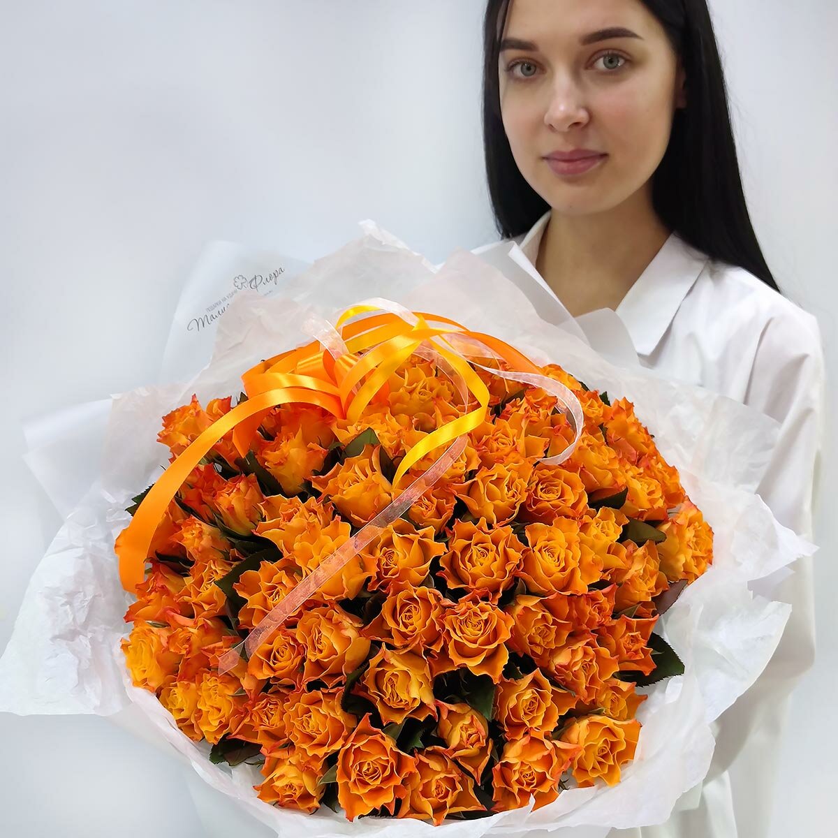 Монобукет "Рыжее солнце", 51 роза Кения оранжевого цвета, высота 40 см