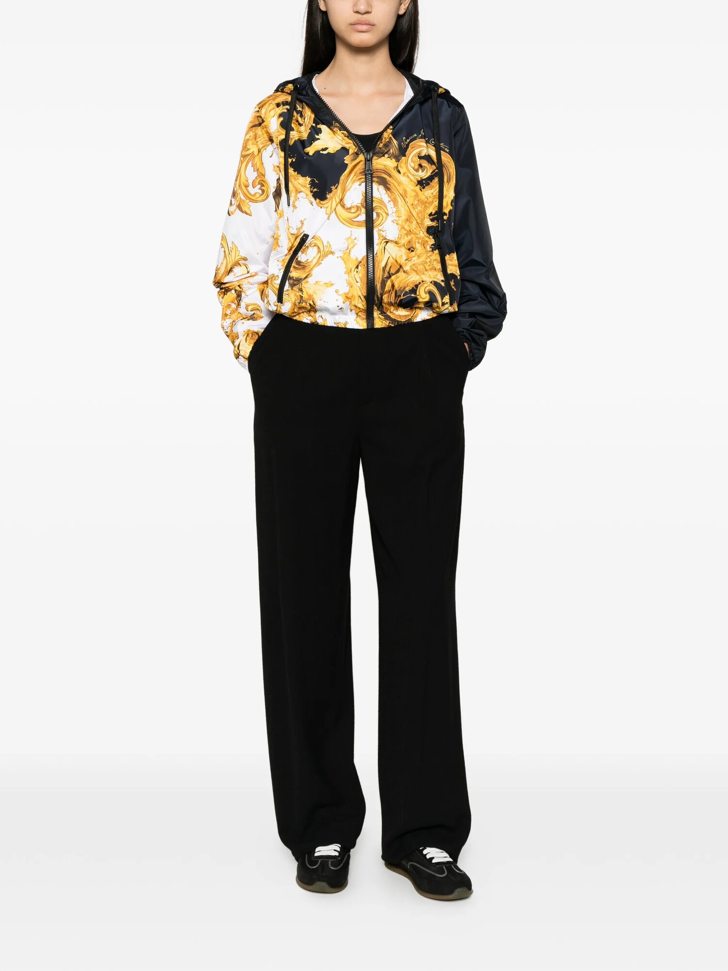 Куртка Versace Jeans Couture Baroque-print hooded jacket, размер 38, ochre yellow — фото 1