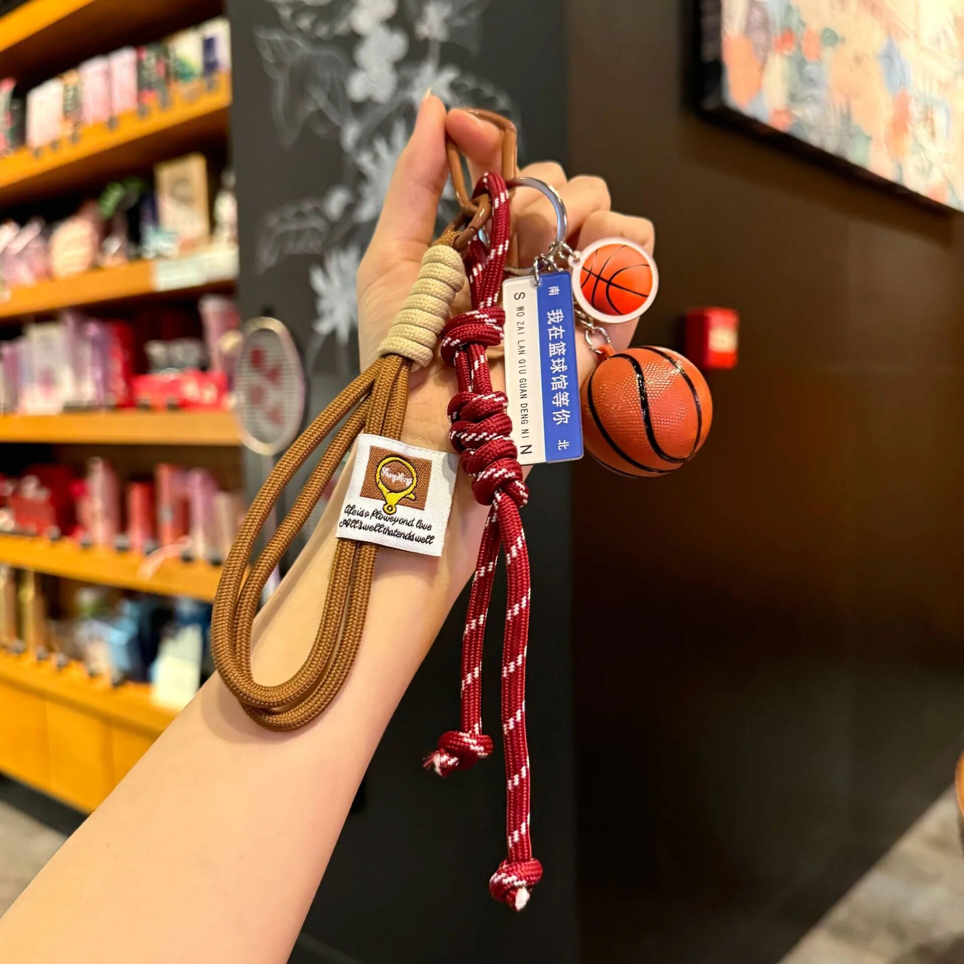 Крючок для ключей из полирезина Красный, basketball