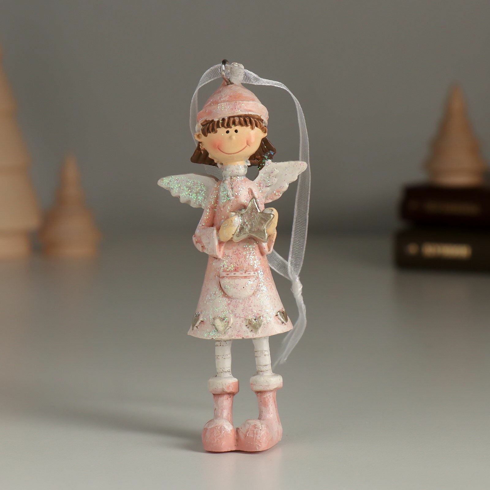 Фигурка - подвеска полистоун "Девочка-ангел со звёздочкой в руках", ёлочная игрушка, 4.5x2.5x10.5 см