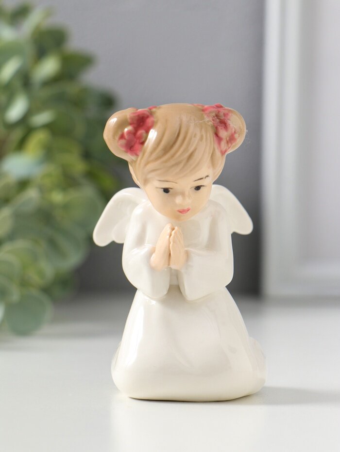 Фигурка керамика «Ангел-девочка с хвостиками: молитва», 8.5×6×6.5 см