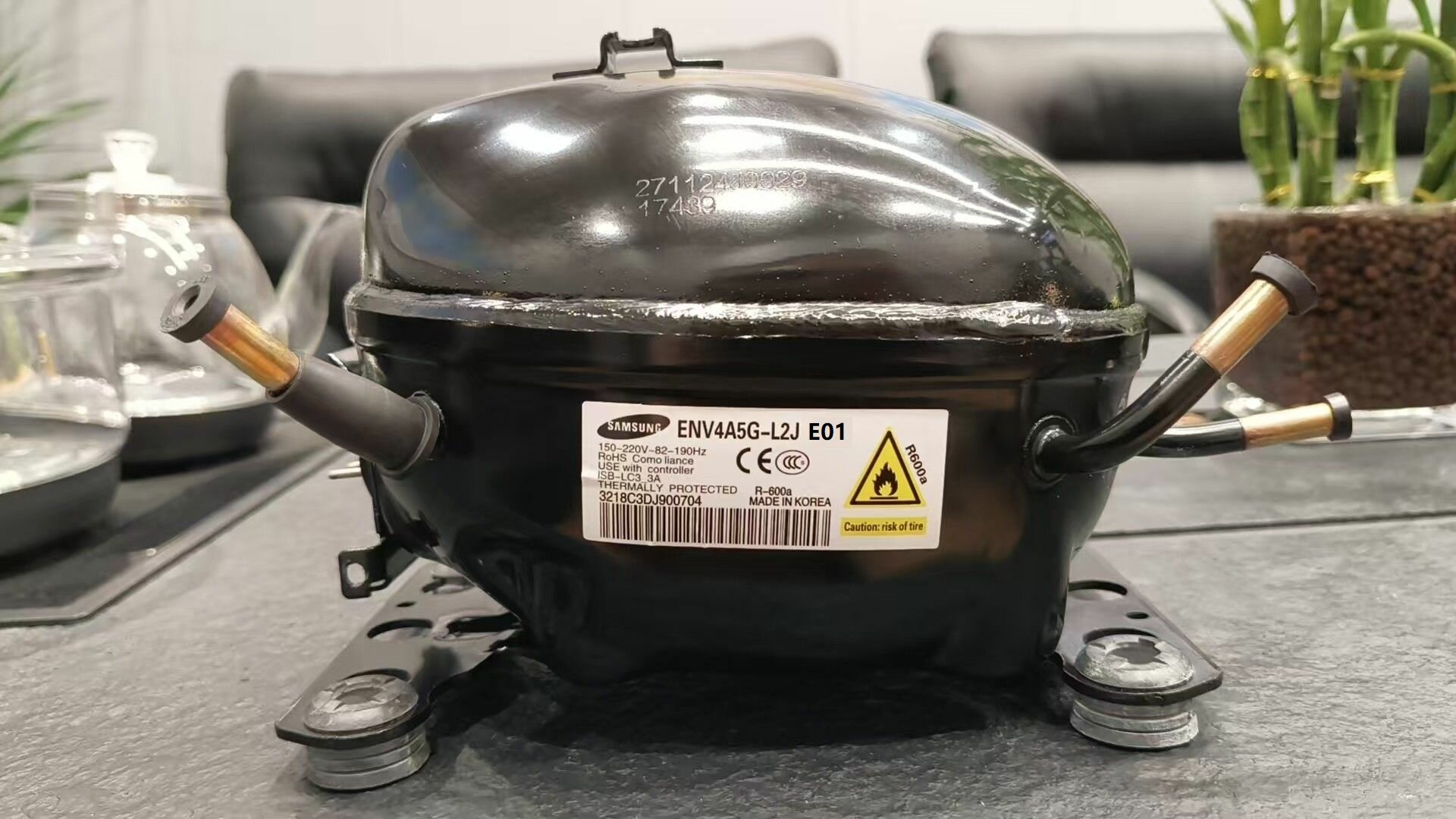 Компрессор подходит для холодильника Samsung ENV4A5G-L2J E01