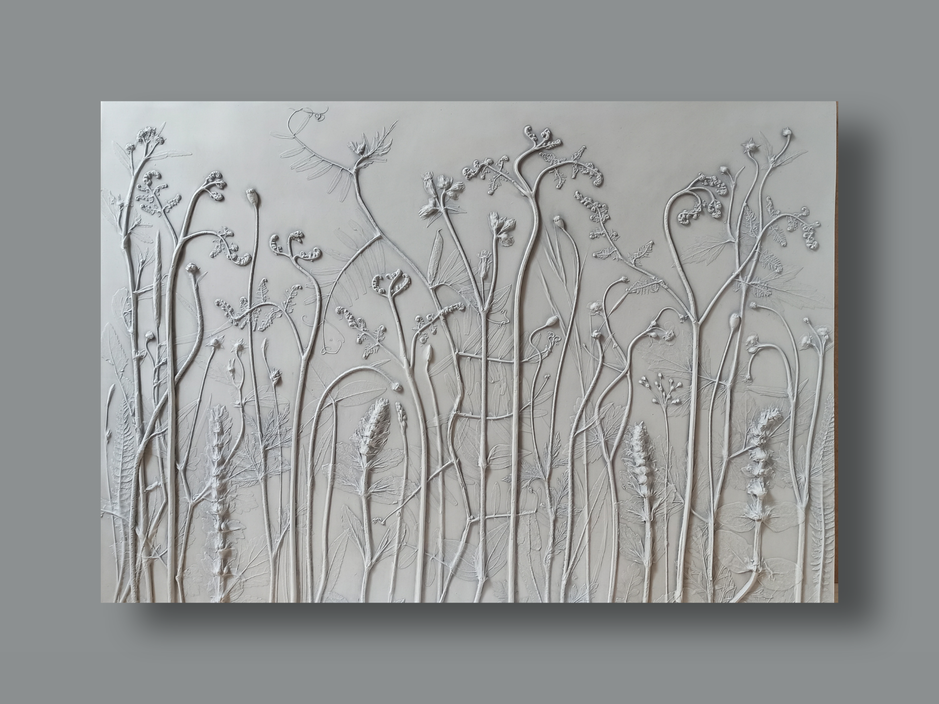 Панно. Ботанически барельеф. Гипсовый декор 49*70*2 см, серый. Ручная работа