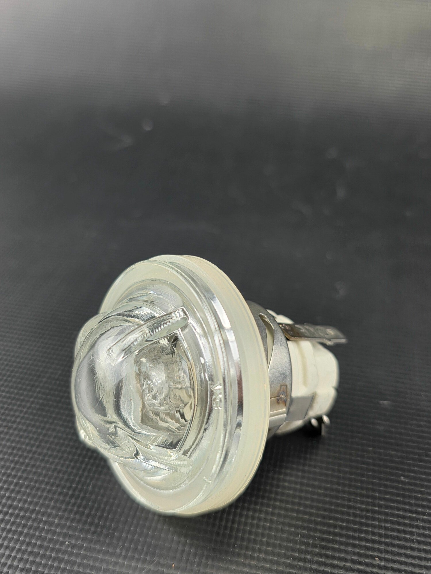 Лампа освещения в сборе с плафоном и цоколем G9/40W духовки Indesit в/з C00325786