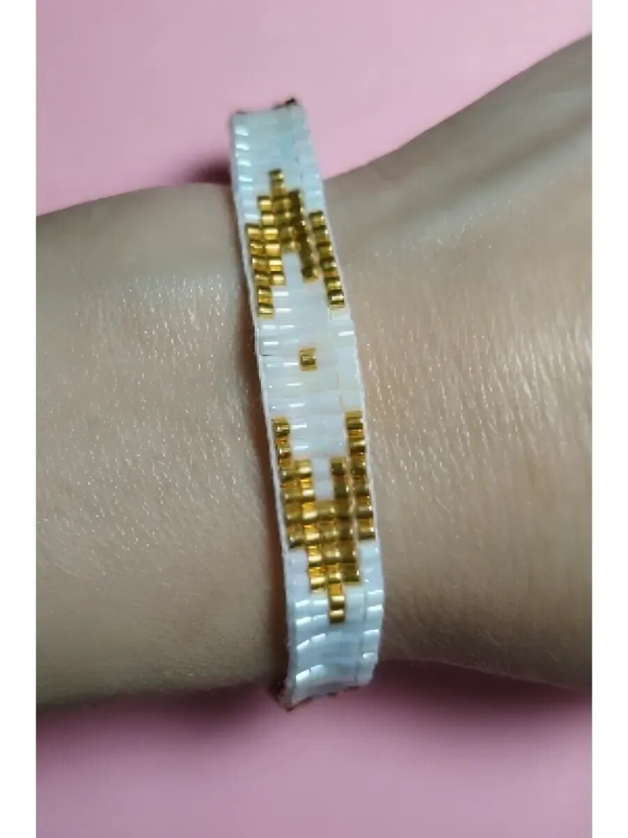 Браслет, бисер