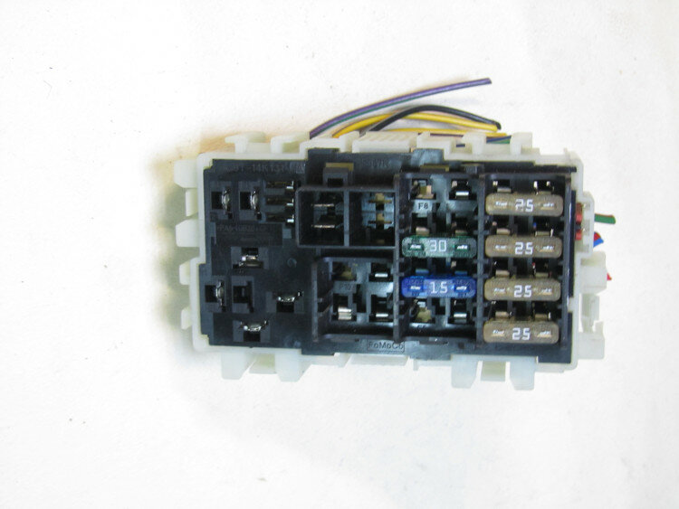 Блок предохранителей салонный задний 6G9T14K131AA Land Rover Freelander 2 Mondeo 4 Volvo S60