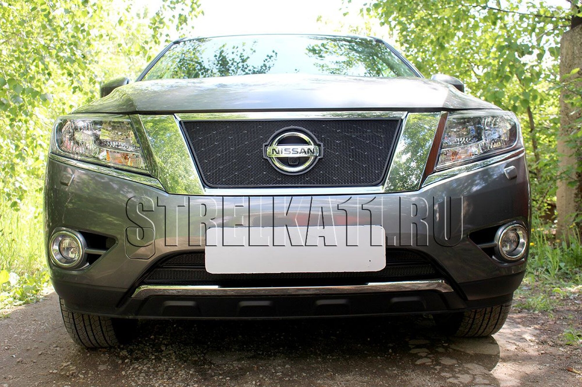 Защитная сетка радиатора с окантовкой и защелками для Nissan Pathfinder (NAVARA) 2012-2014, 4шт