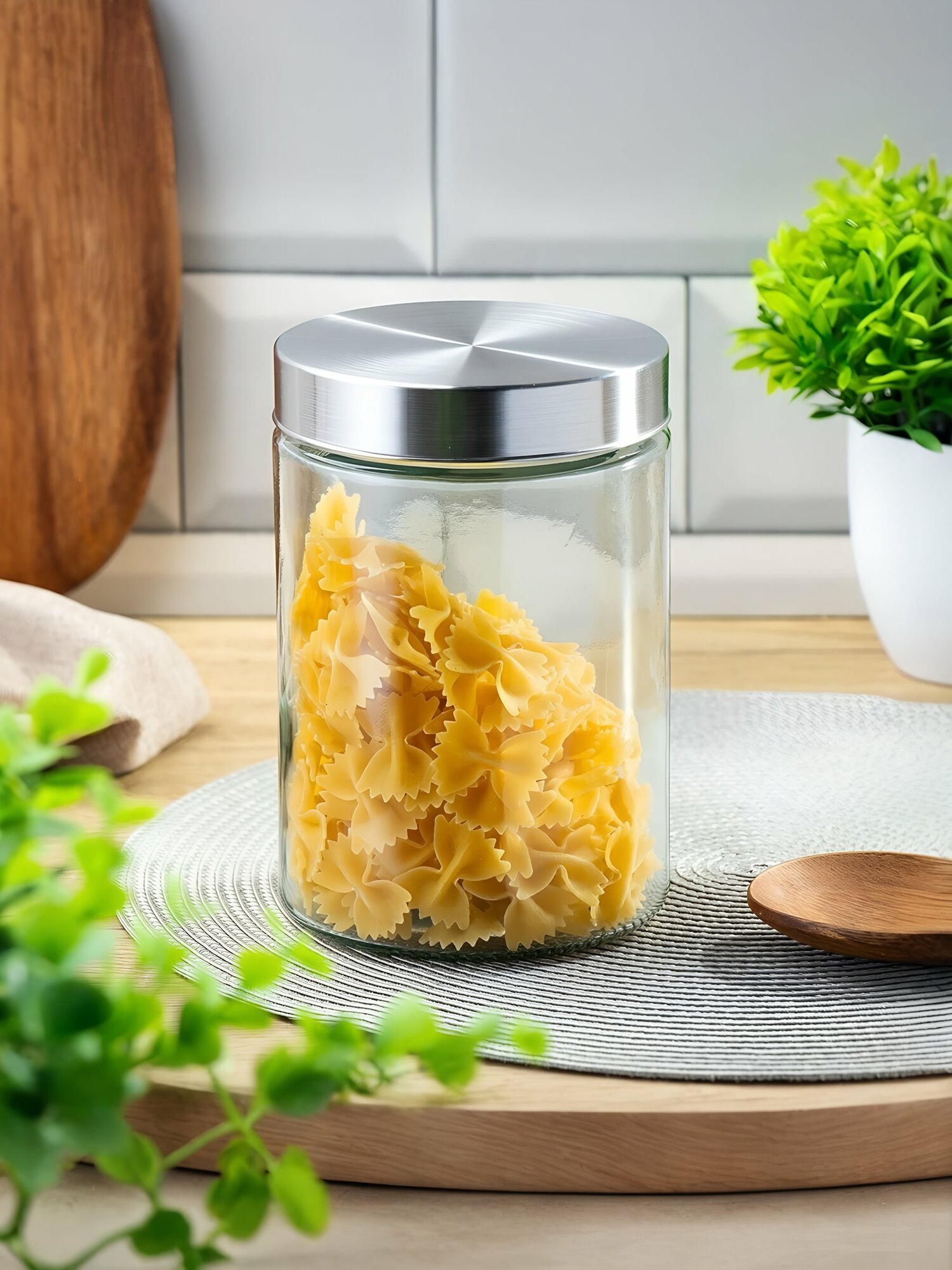Банка для сыпучих продуктов Классика 1.1 л, стеклянная емкость с металлической крышкой для хранения круп, специй и макарон