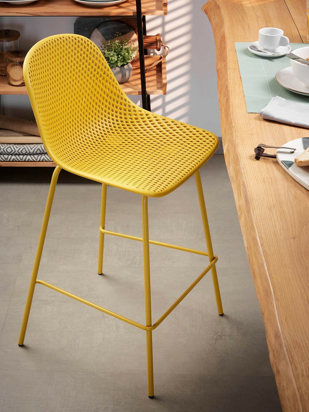 Барный стул La Forma Quinby, металл, желтый, 107 х 49 х 49 см