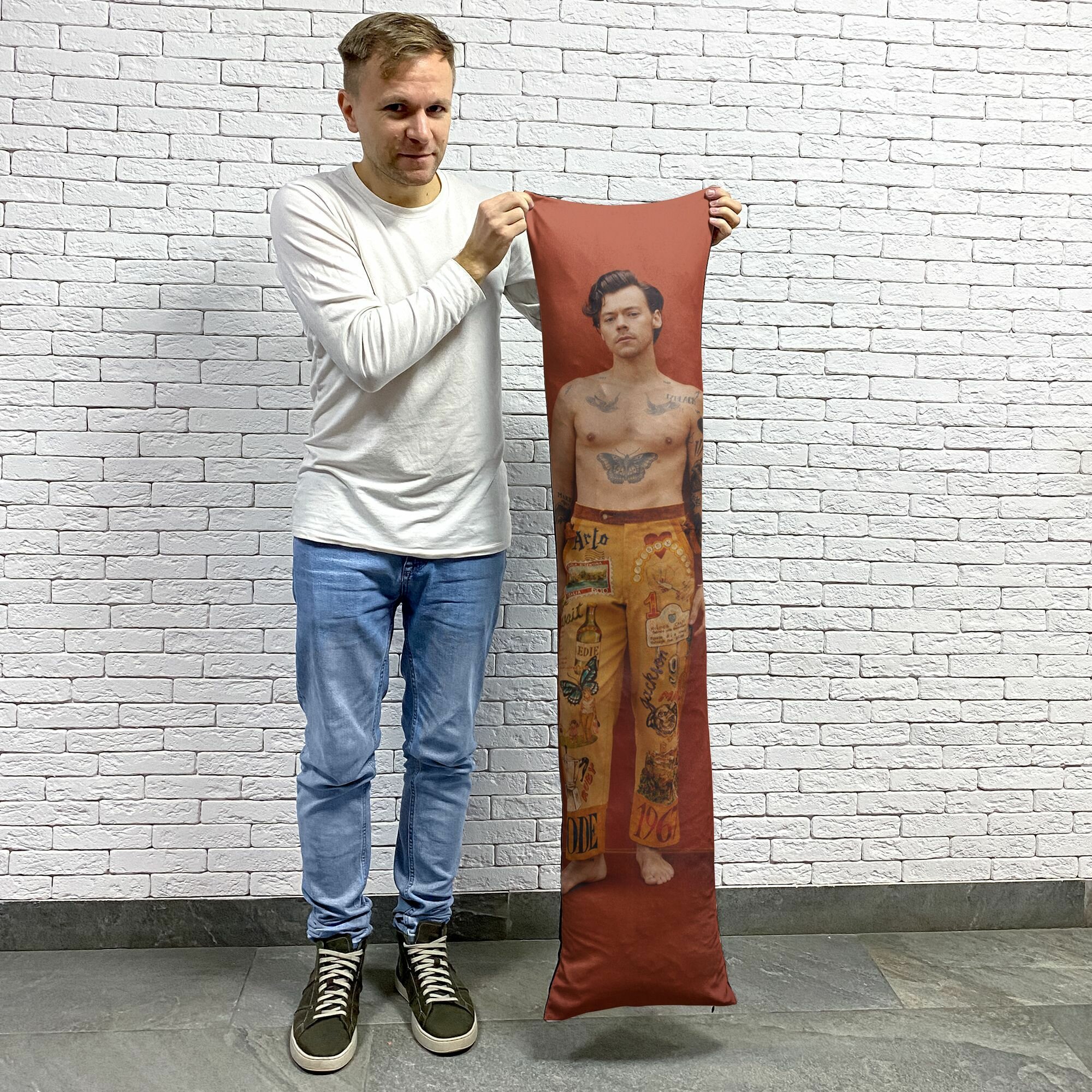 Подушка дакимакура Гарри Стайлз 35x140 см