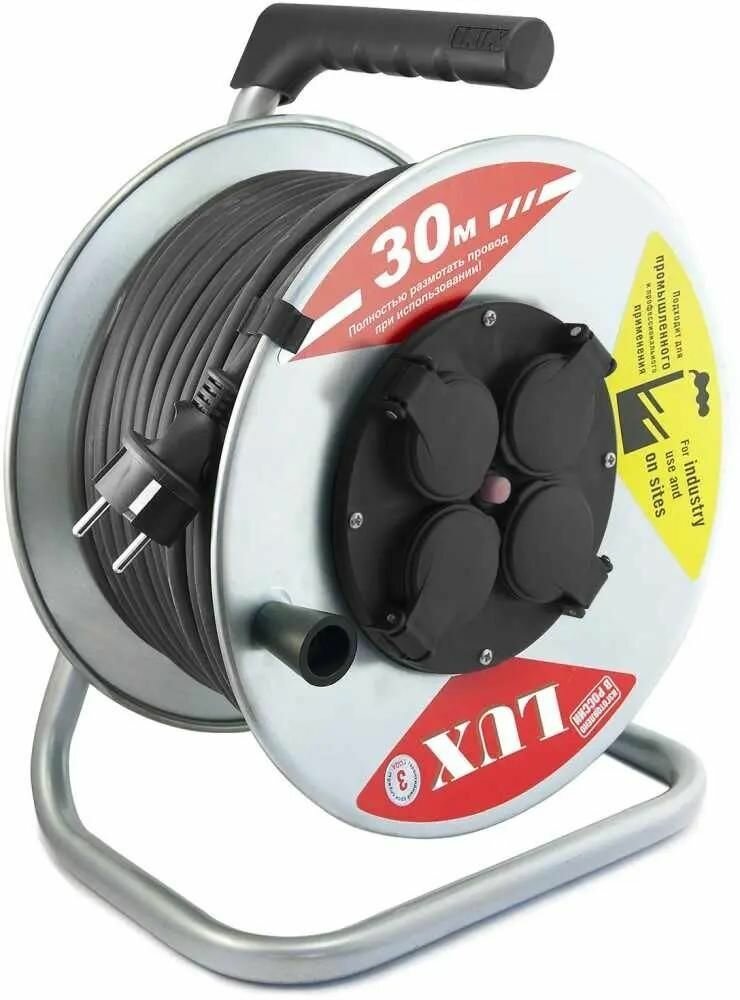 LUX 55130 Удл-ль силовой на металл. кат. К4-Е-30 КГ 3x2.5 30м 16А 4 роз. с з/к, защитой и крышк. IP44 4606400420415