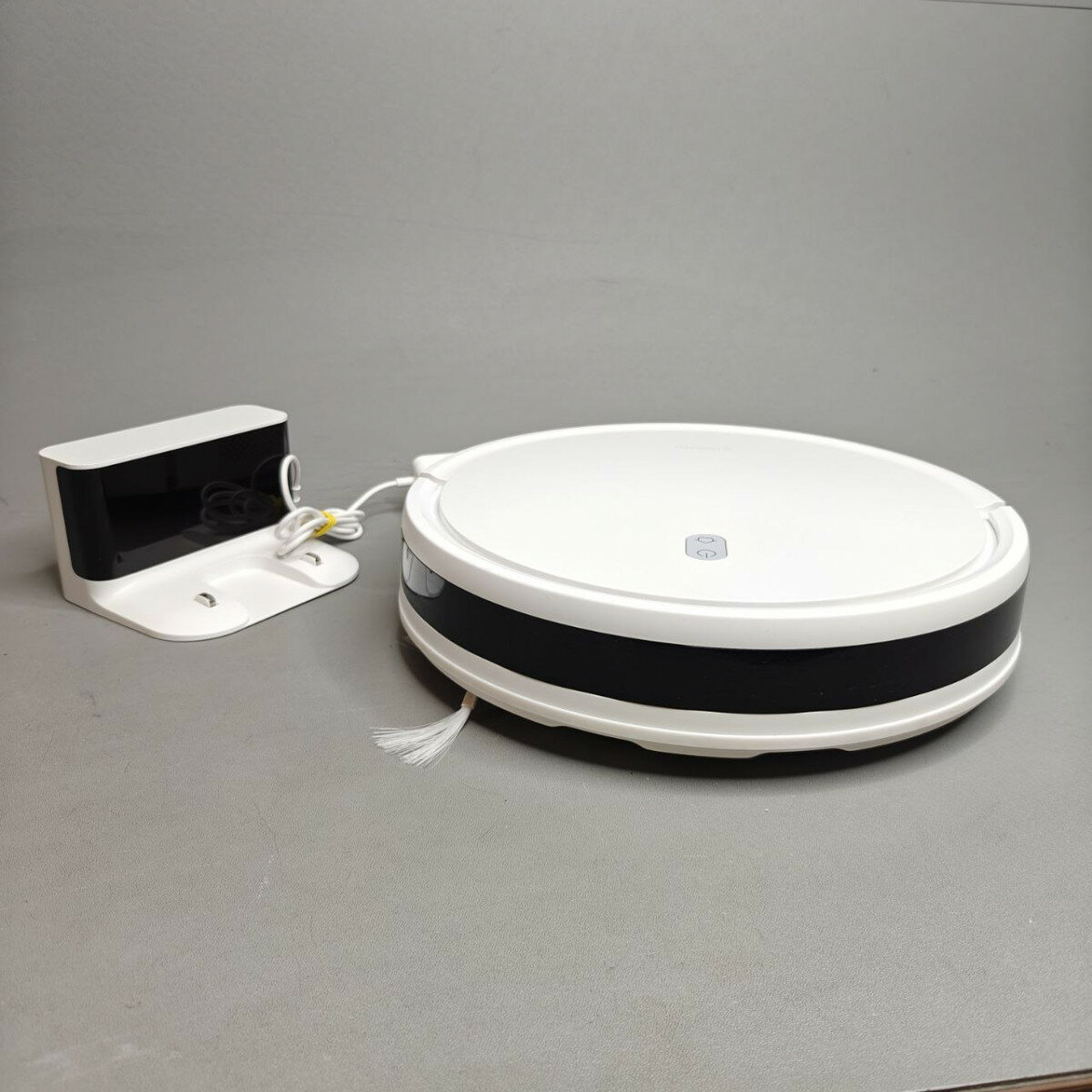 Робот-пылесос Xiaomi Robot Vacuum E10 белый — фото 1