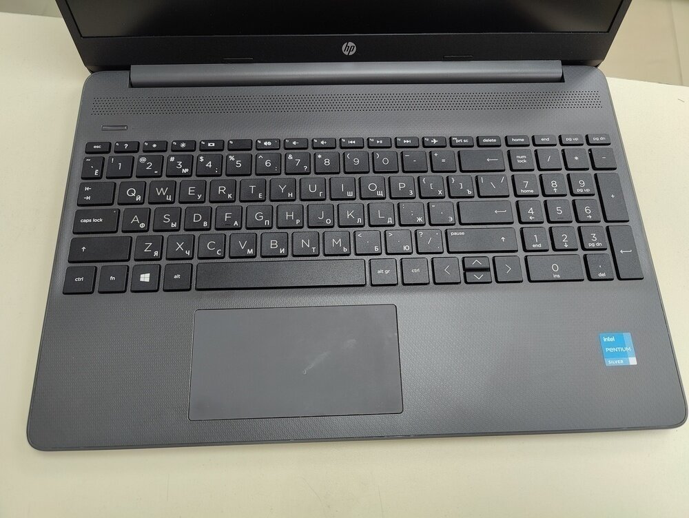 Ноутбук HP 15s-fq3031ur Pentium Silver N6000 ОЗУ8Gb SSD128Gb БУ уценка