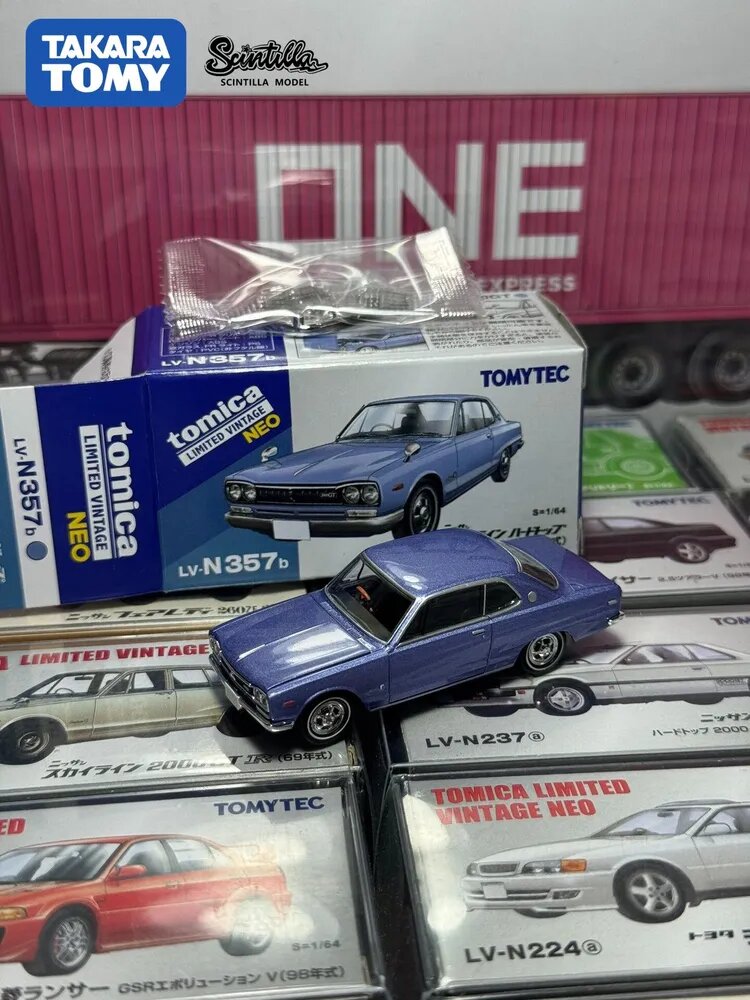 Машинка Tomytec 1/64 Tomica Limited Vintage Tomytec TLV LV-N357b Nissan 2000GT Alloy Car Model Collection Gift