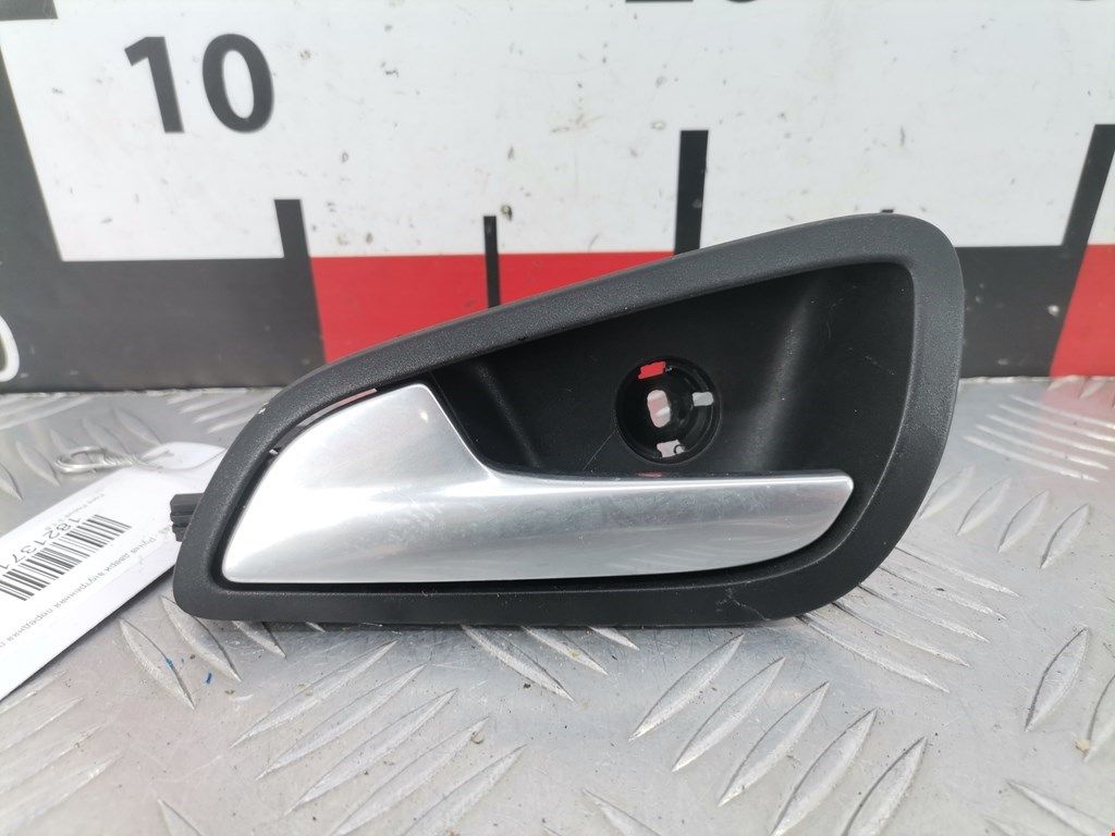 Ручка двери внутренняя передняя левая / 1821371 AM51U22601BDW 1746826 для Ford Focus 3 (с пробегом)