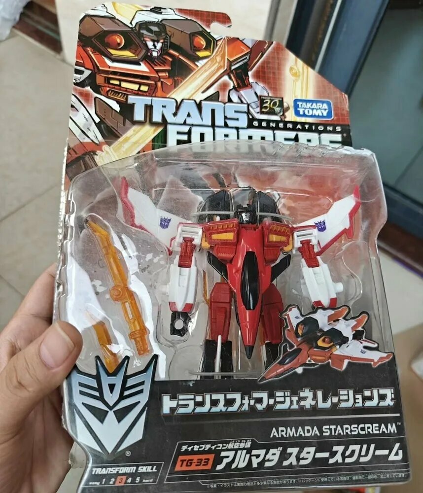 Трансформеры игрушки Такара Томи TG33 Armada Starscream Deluxe Class Transformers Generations Fall of Cybertron