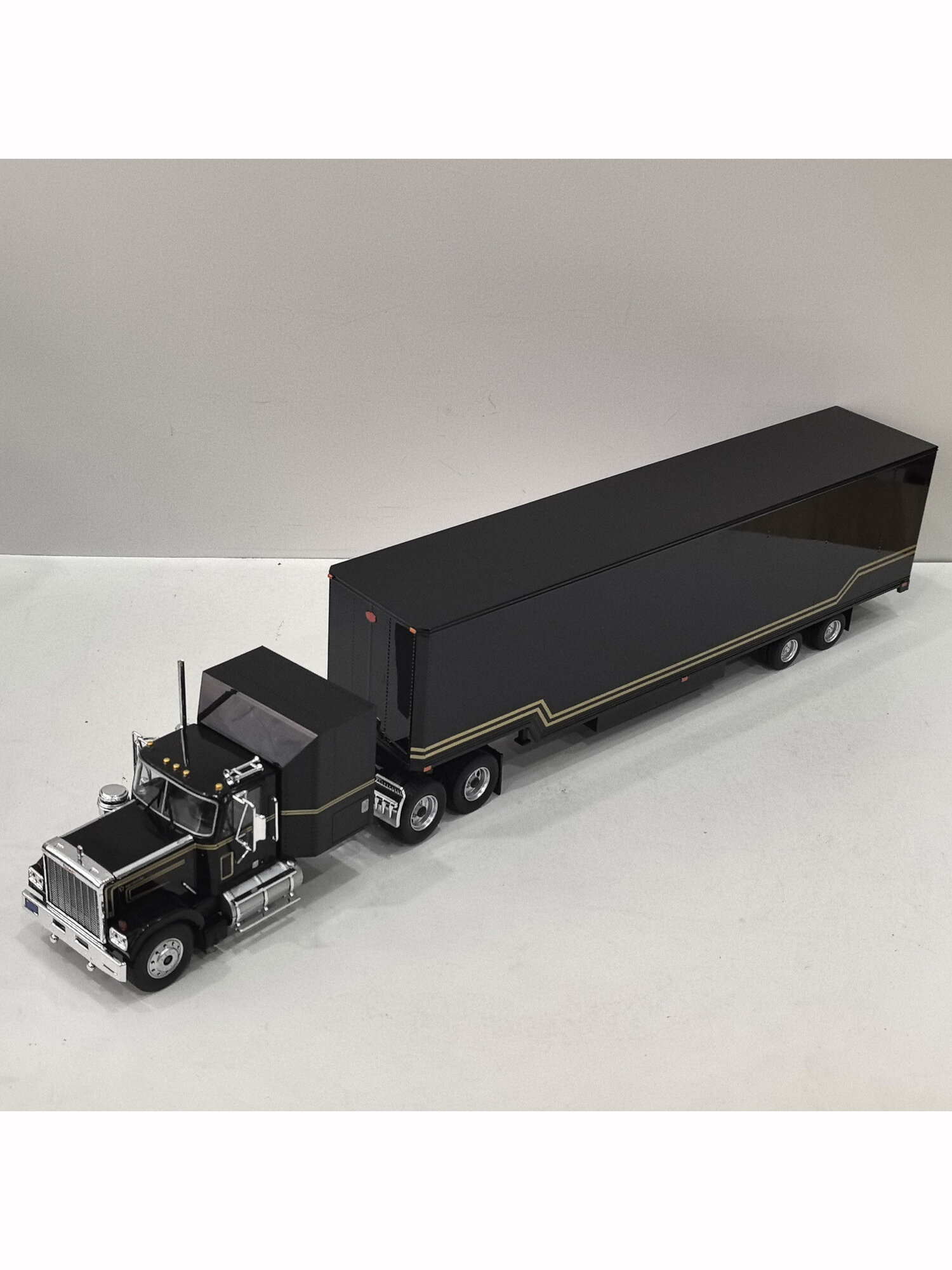 Altaya 1:43 GMC General Американская модель грузовика