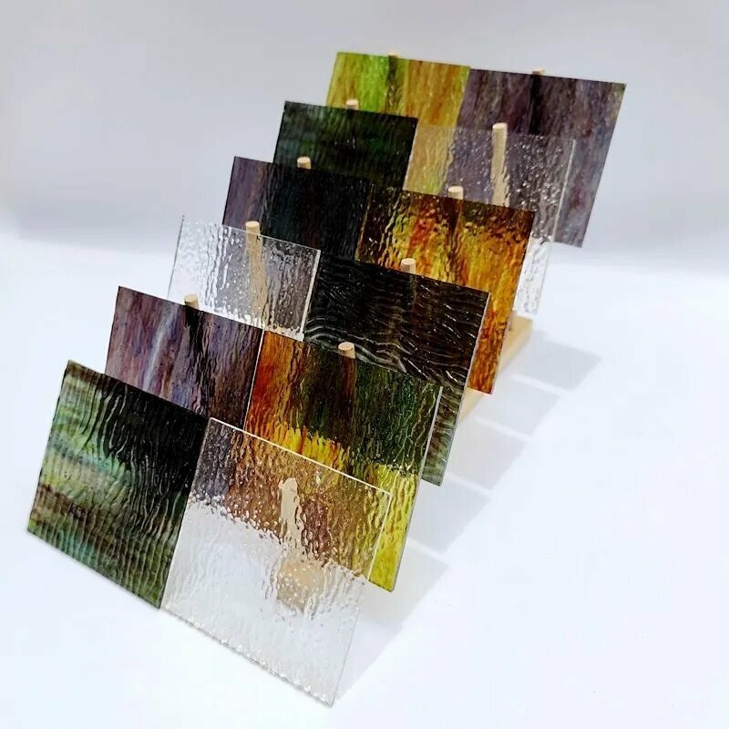 Прозрачный цветной стеклянный комплект из красного синего мозаичного стекла