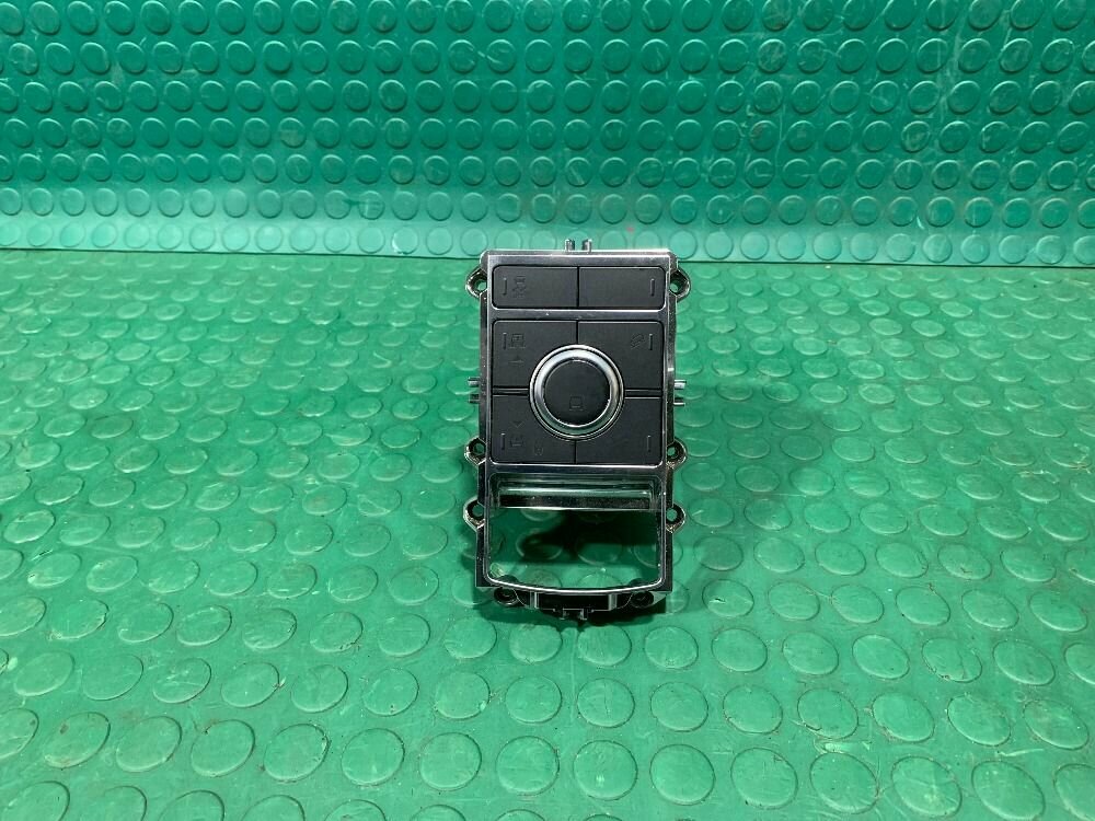 Блок управления подвеской Land Rover Range Rover Sport II рестайлинг (2017—2022) LR116400