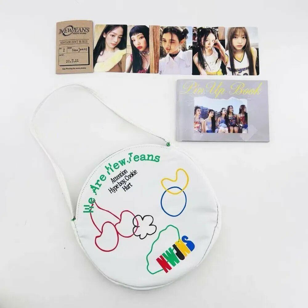 Сумка NewJeans для мини-альбома New Jeans Bag — коллекционный аксессуар K-pop, мягкая ткань, размер 20×17×8 см