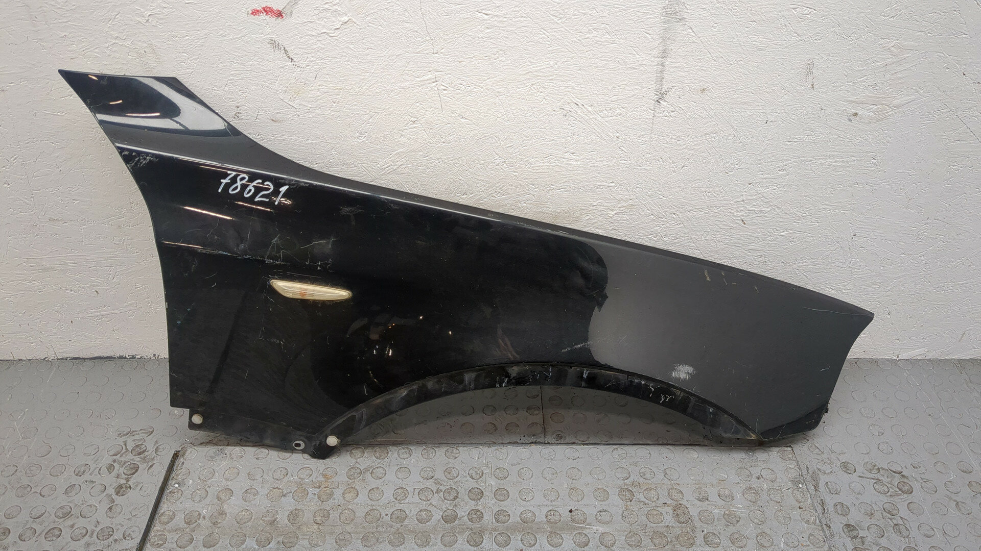 Крыло правое переднее BMW X3 E83 Б/У