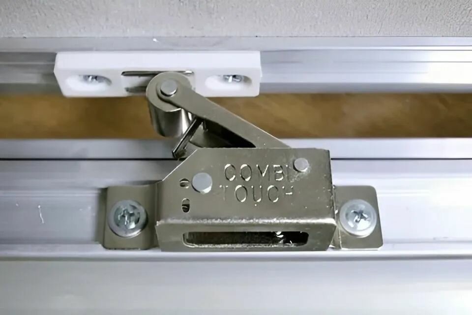 Механическая защёлка толкатель+ магнит (нажимная для люков) RIVUZ XS /серебристый