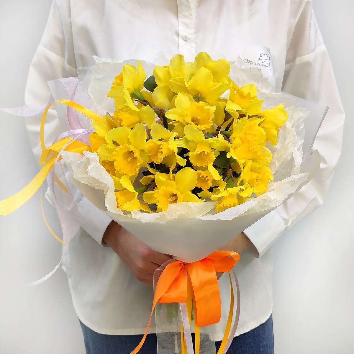 Монобукет "Талисман Флора", нарциссы, желтый, 25 цветов, высота 35см