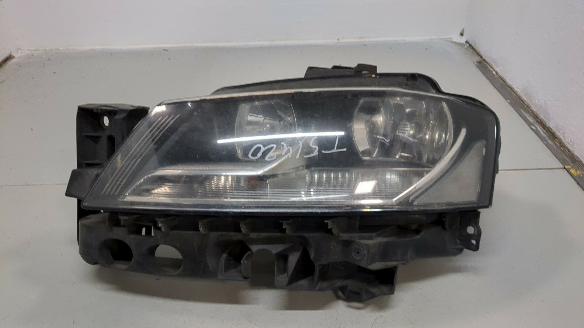 Фара (передняя) левая Audi A3 (8P) Б/У