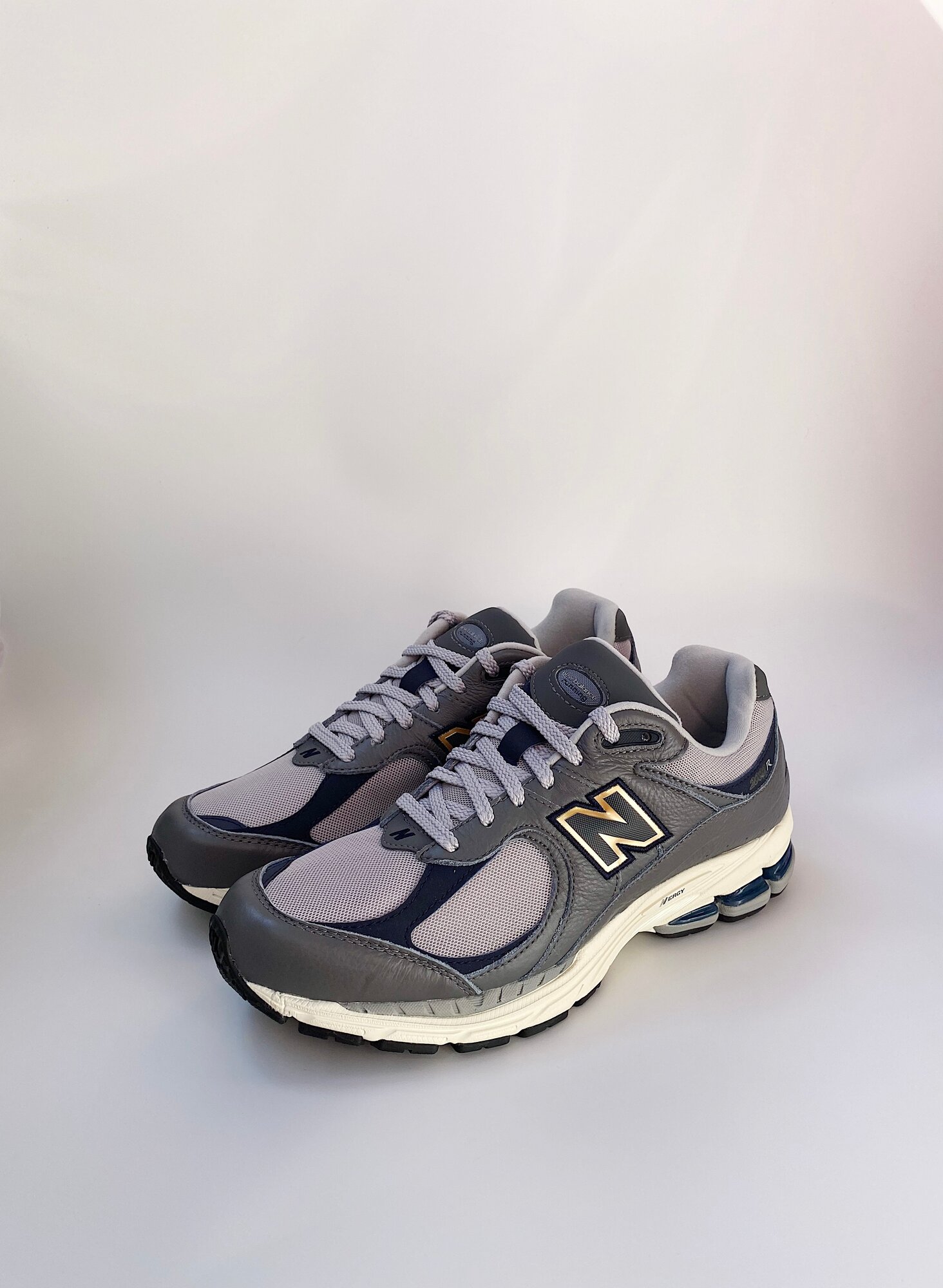 Кроссовки 2002R