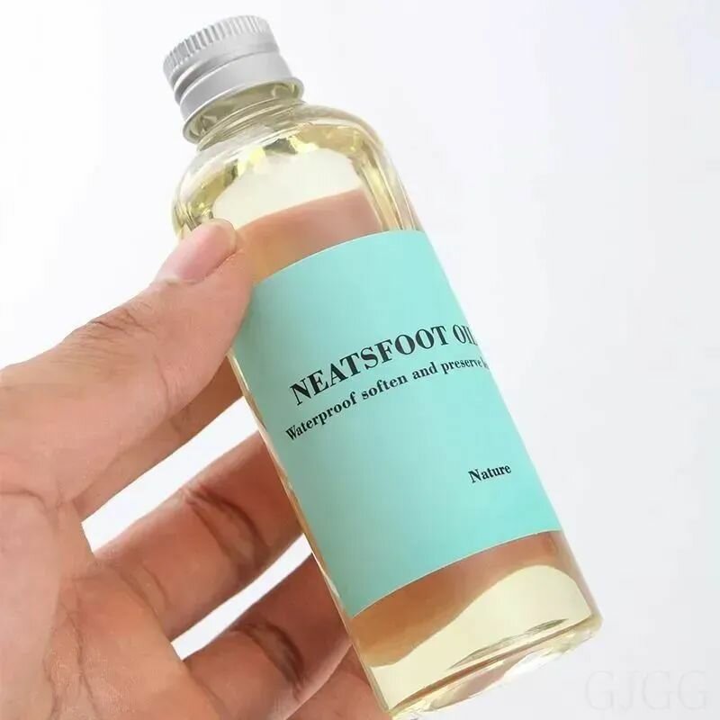 Масло из коровьих копыт, Используется для ухода за изделиями из кожи