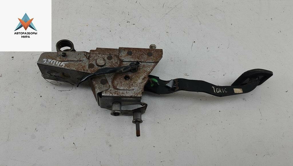 Педаль сцепления Mazda 6 GG рест. 2006