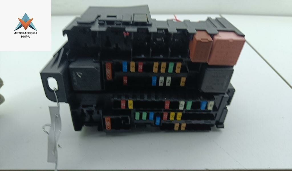 Блок предохранителей Renault Laguna 3 2008 8200393836D