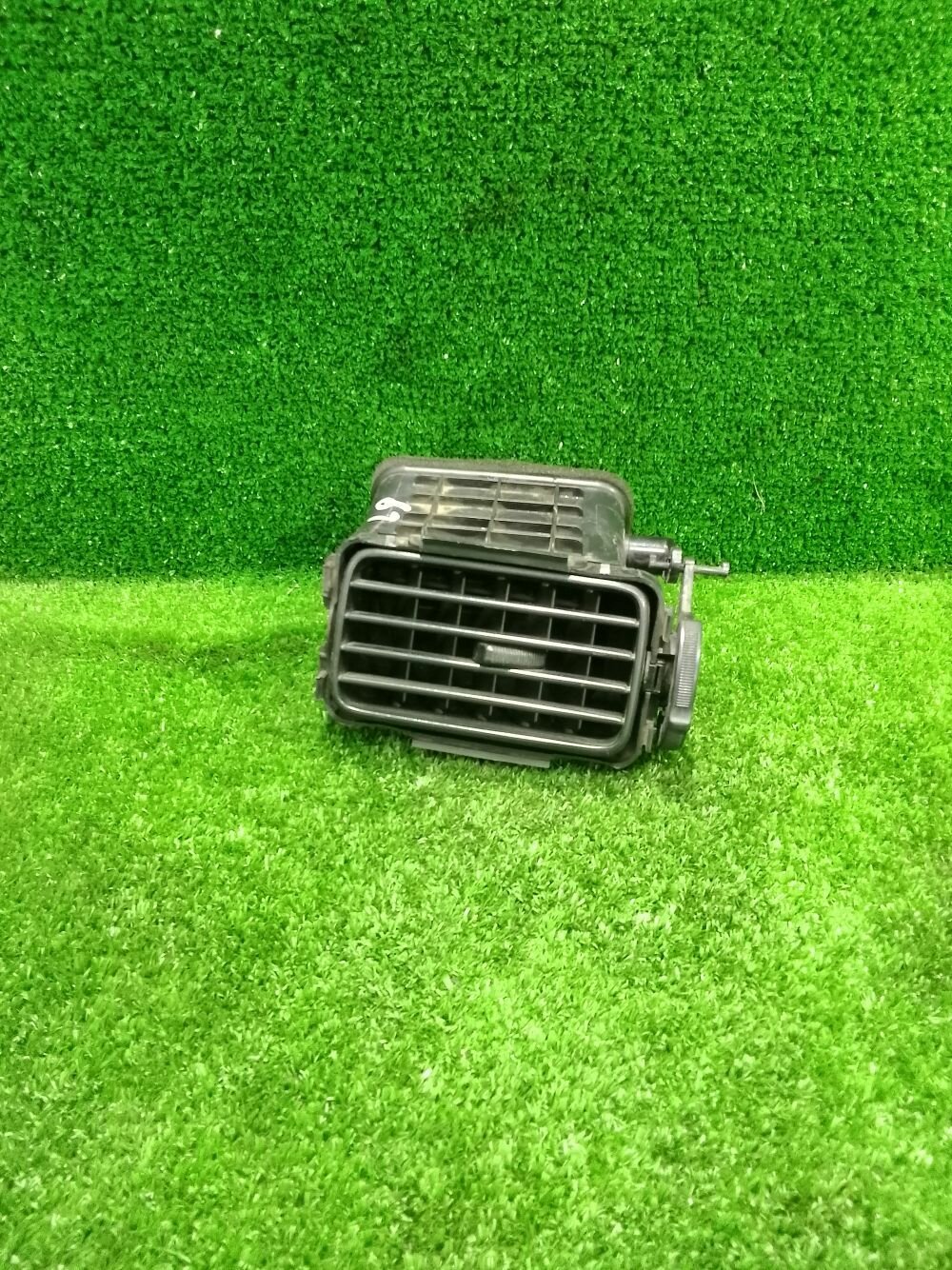 Дефлектор воздушный правый Mitsubishi Lancer 9 Б/У с пробегом