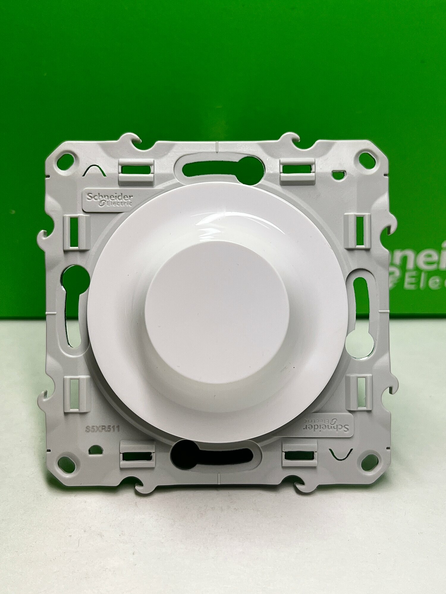 Светорегулятор (диммер) Schneider Electric Odace поворотно-нажимной 40-600 Вт. Белый S52R511
