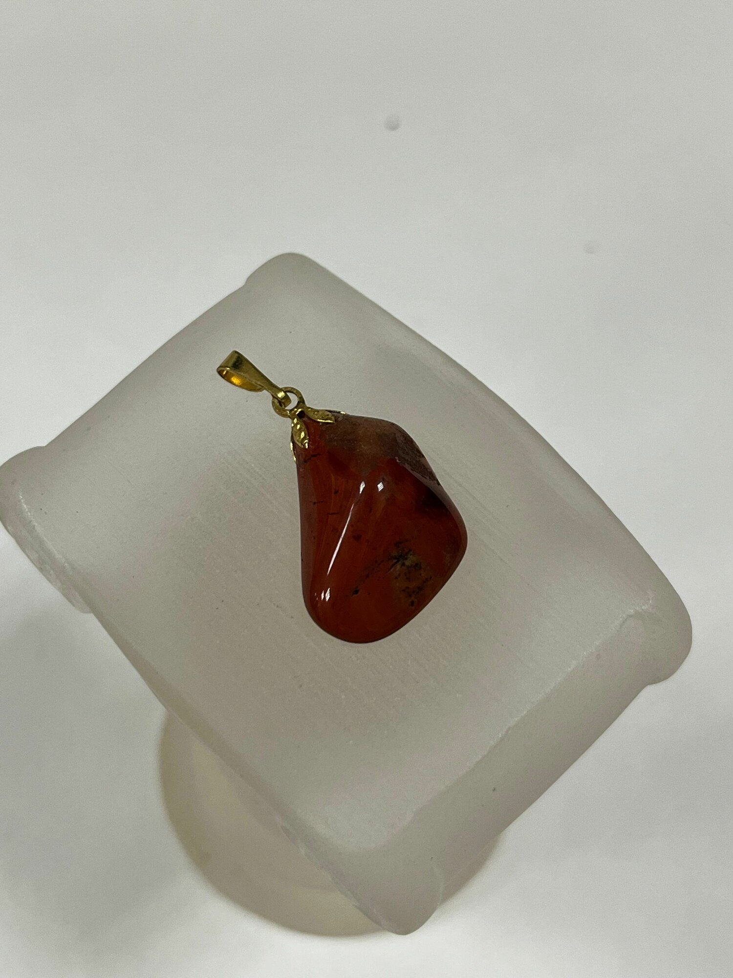 Винтажный кулон, подвеска в ожерелье, брелок. Натуральный камень сердолик.