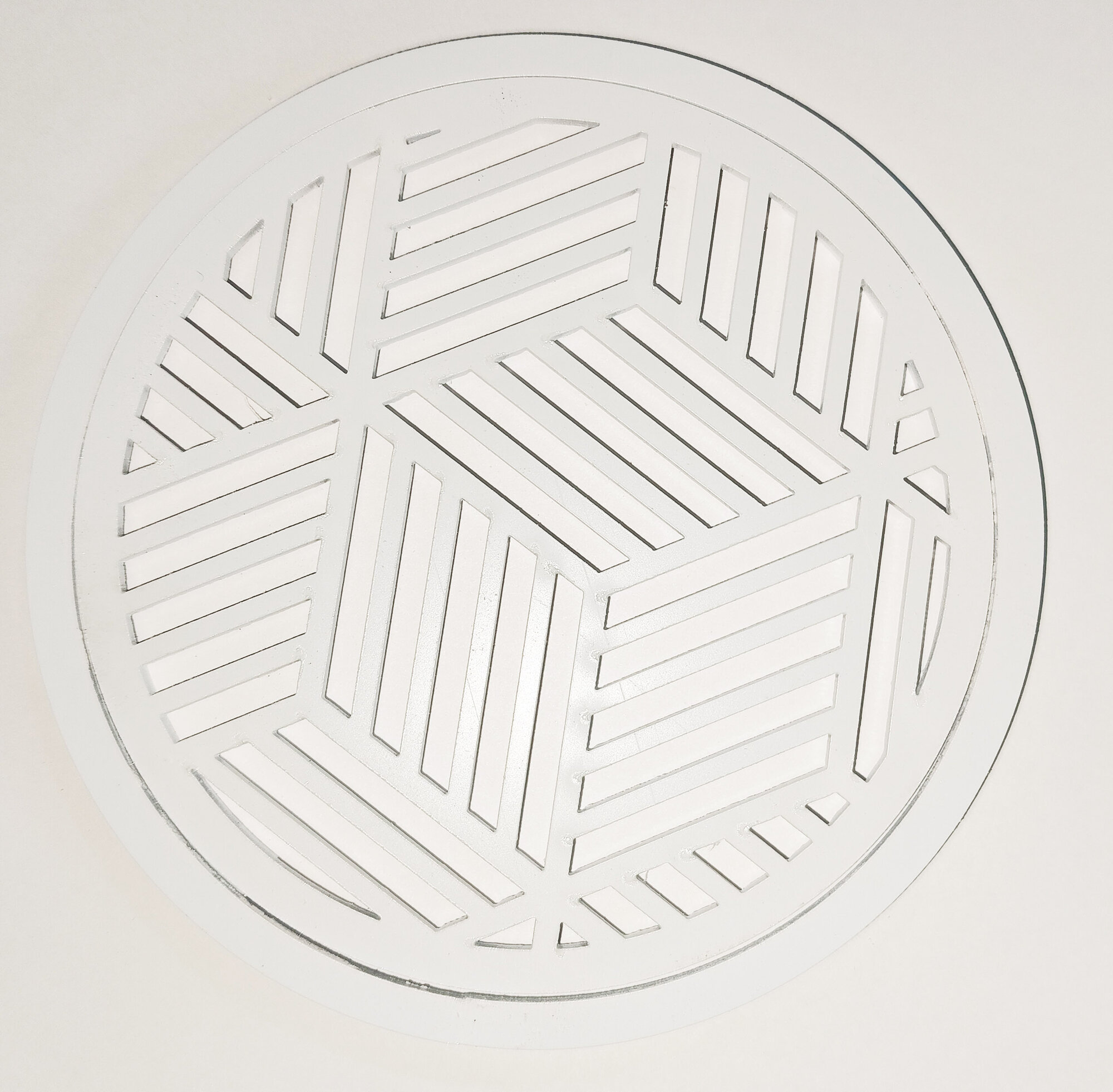 Решетка пластиковая белая (Кубы) D125