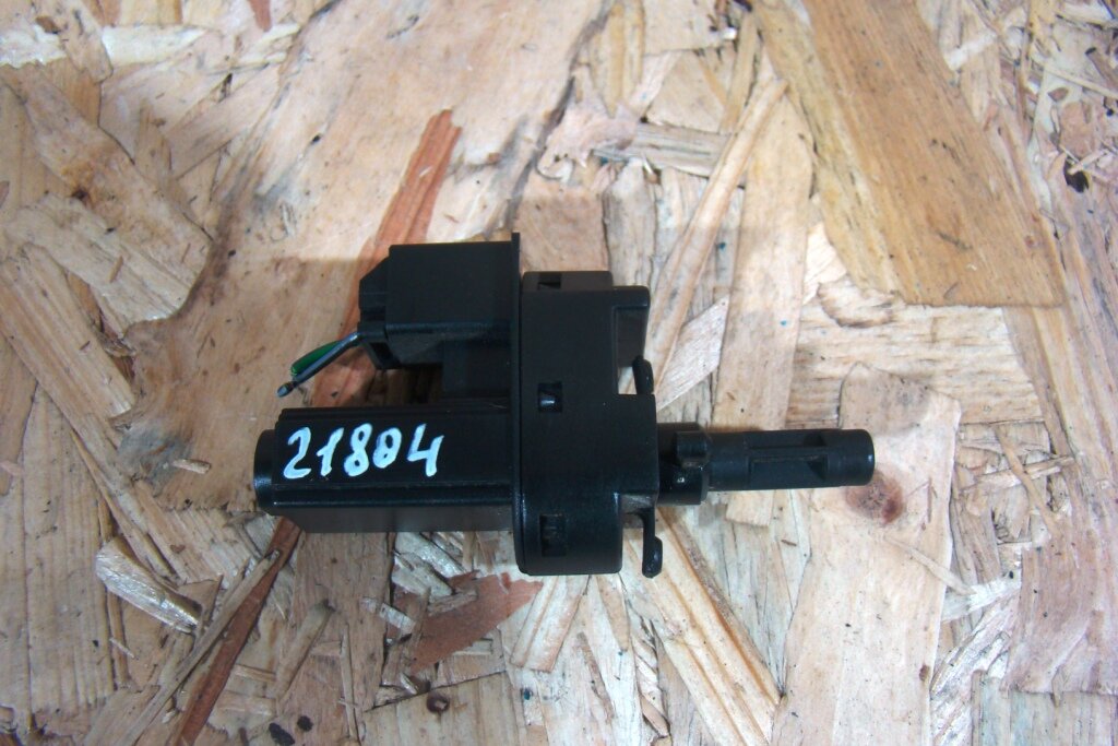 Freelander 2 Датчик педали сцепления LR000369