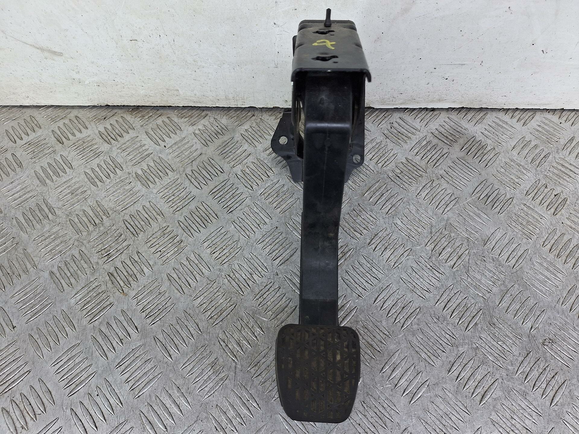 Педаль сцепления Mercedes-Benz Sprinter W906 (2006 - 2014) 1036776