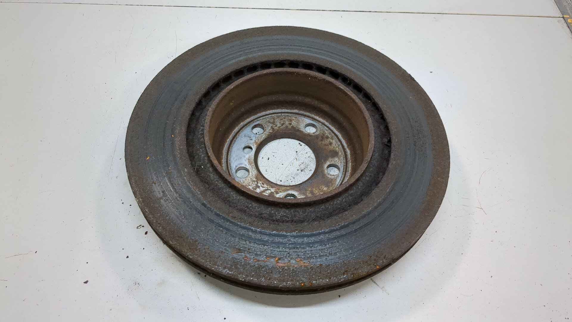 Диск тормозной задний BMW 7 F01 Б/У